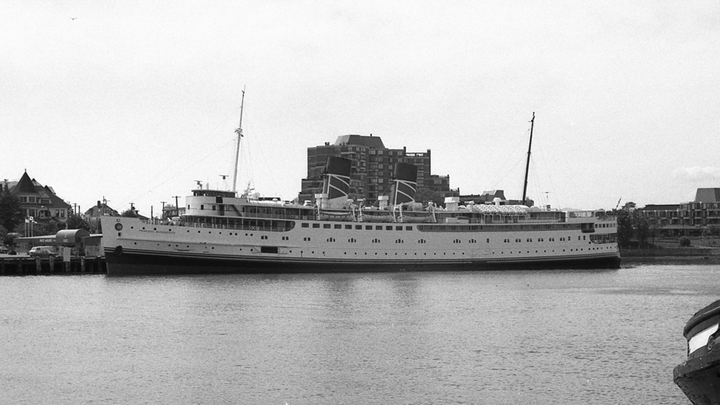 A “ten pound pom” boat person remembers… - Starts at 60