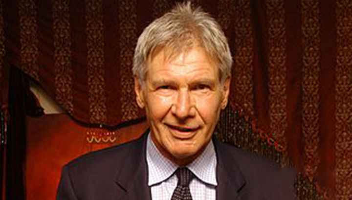 Fans shocked as Harrison Ford hobbles on stage - Starts at 60