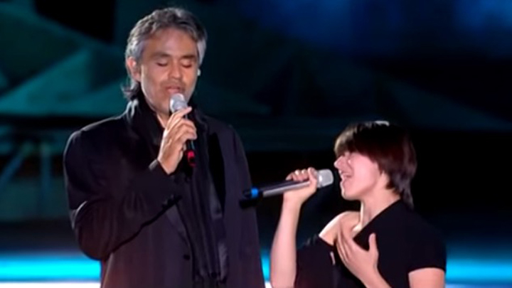 WATCH: Andrea Bocelli sing Voce del Silenzio - Starts at 60