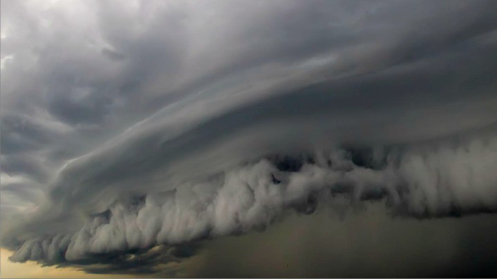 See the devastating “mini tornado” that swept through Victoria - Starts ...