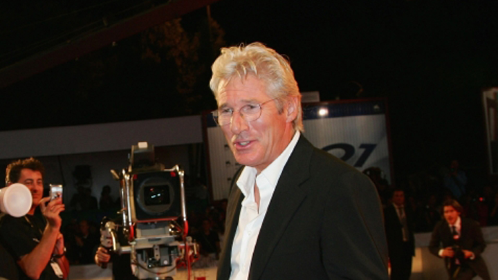 Richard Gere turns heads in small Italian town - Starts at 60
