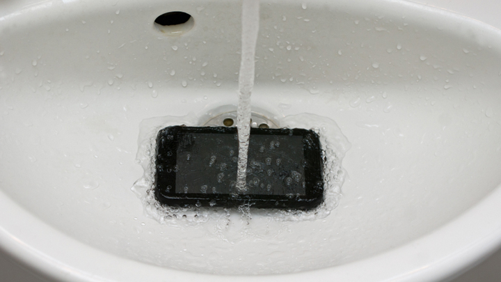 Life hack: How to save your wet phone or tablet - Starts at 60