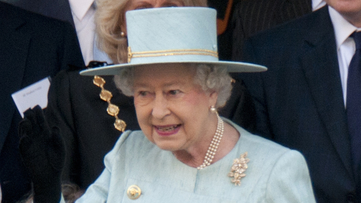 Schoolboy gets cheeky selfie with grinning Queen - Starts at 60
