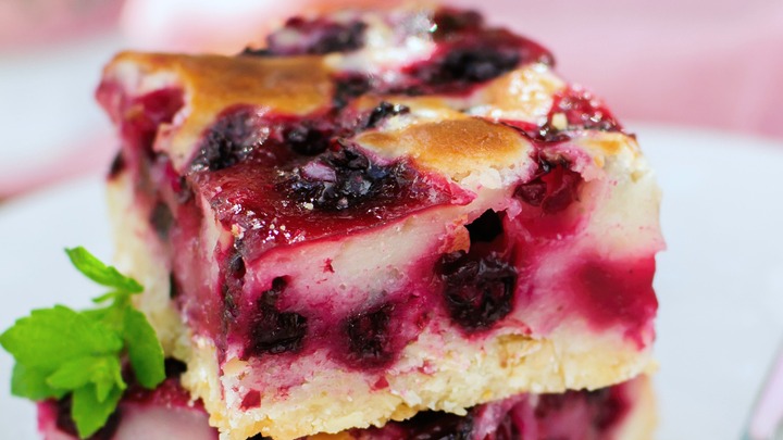 Blueberry cheesecake slice - Starts at 60