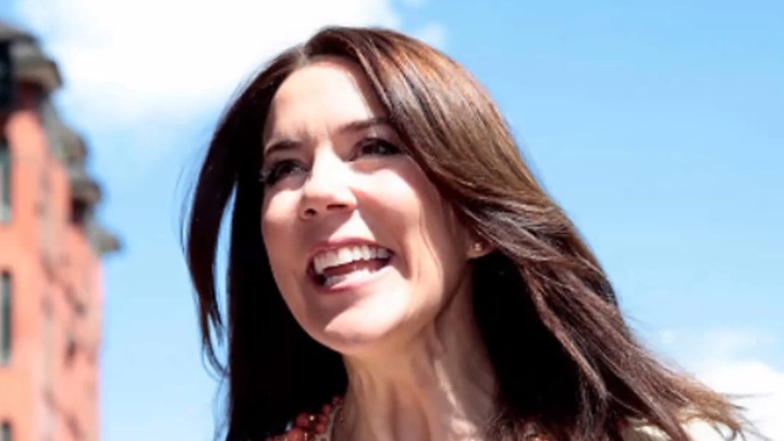 Princess Mary wows in stylish seventies style outfit - Starts at 60