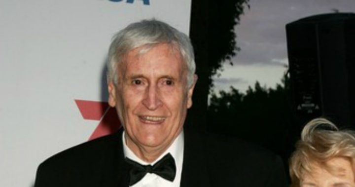 BREAKING: Aussie comedy legend Ross Higgins has died - Starts at 60