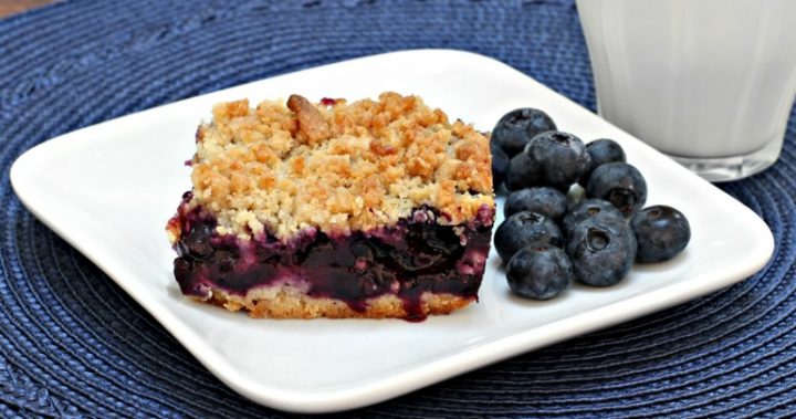 Lemon and blueberry crumble slice - Starts at 60