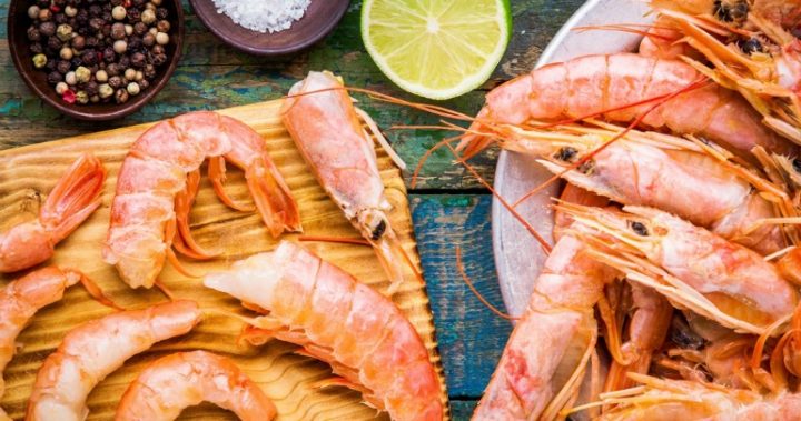 Fastest and easiest way to peel and devein prawns - Starts at 60