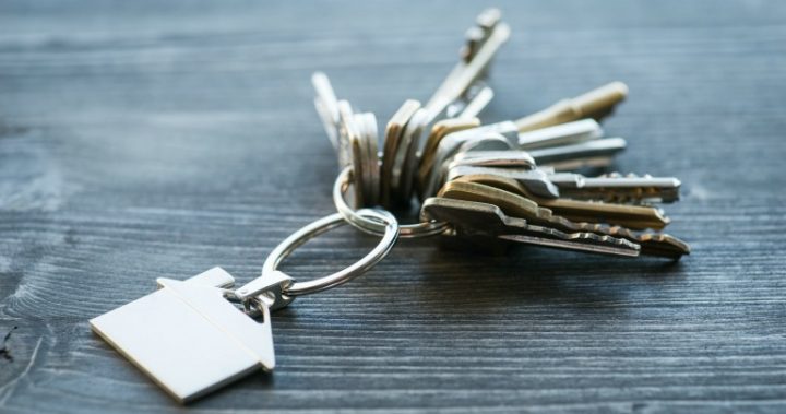 This clever lifehack will stop you mixing up your keys - Starts at 60