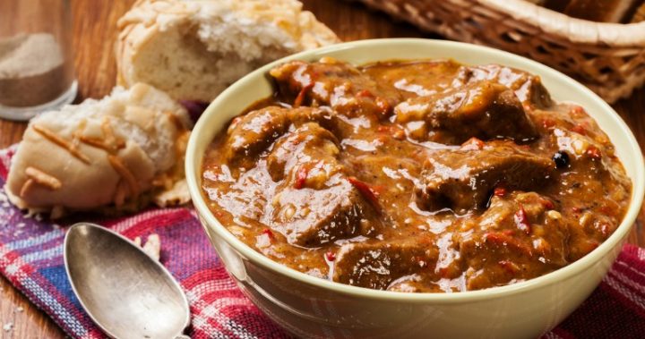 Slow cooker chunky beef stew - Starts at 60