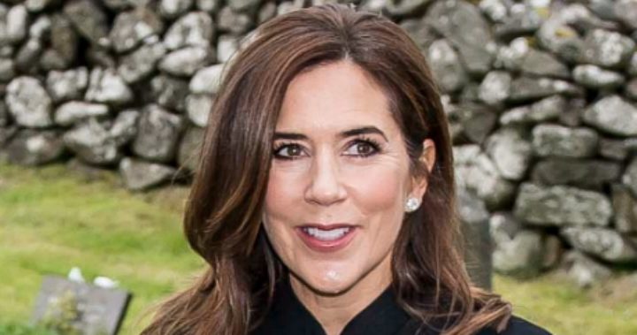 Radiant Princess Mary wows again in gorgeous family snaps - Starts at 60