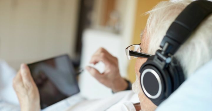 Prostate cancer phone line helping men deal with diagnosis - Starts at 60