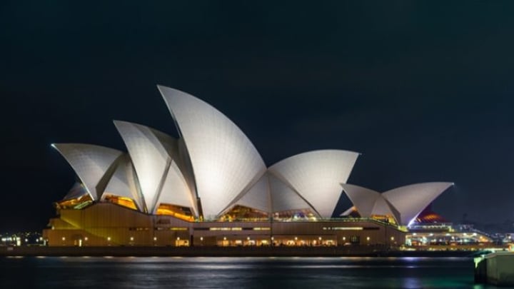 ‘Advertising on the Sydney Opera House sets a dangerous precedent ...