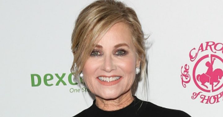 Marcia, Marcia, Marcia! Maureen McCormick shows off fabulous red carpet ...
