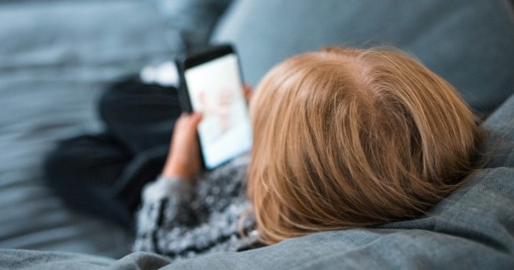 Aussie children as young as four using smart phones: Study - Starts at 60