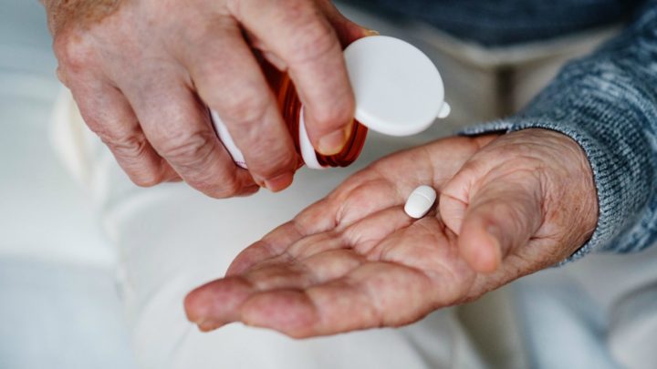 Mixing alcohol and medication: What to know when drinking this ...