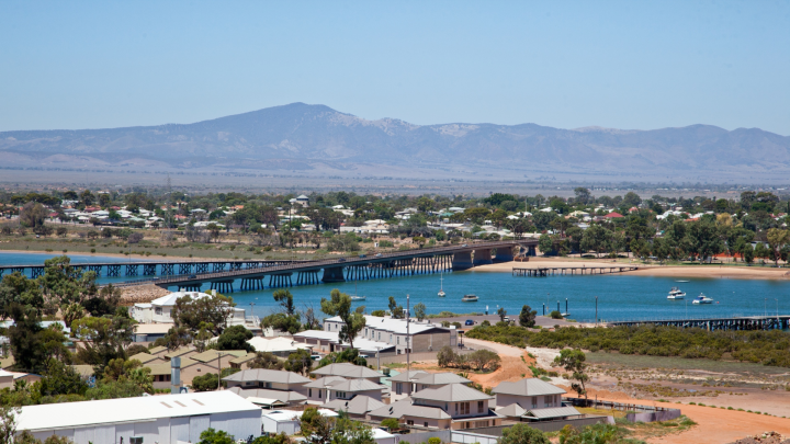 ‘I’ll meet you at the crossroads of Australia’ - Starts at 60