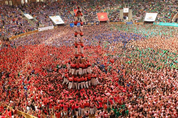 The amazing human pyramids that can reach 12 metres in height - Starts ...