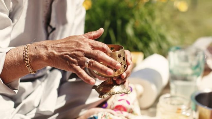 The true meaning behind an Indian head shake - Starts at 60