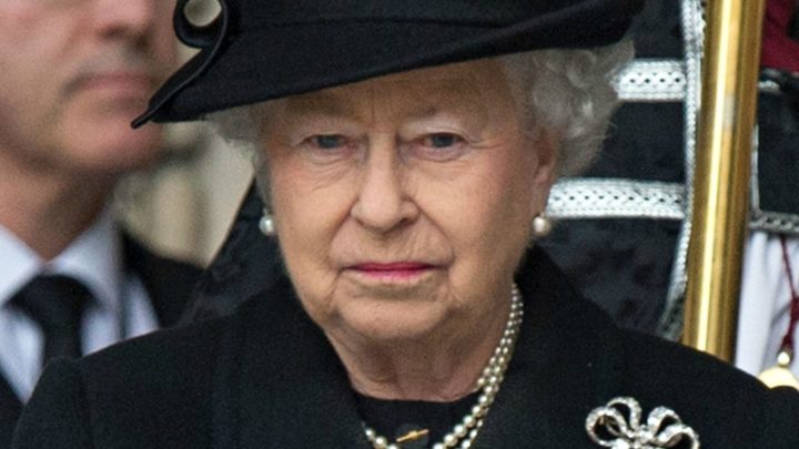 Queen looks sombre in black as she mourns death of dear friend at her ...