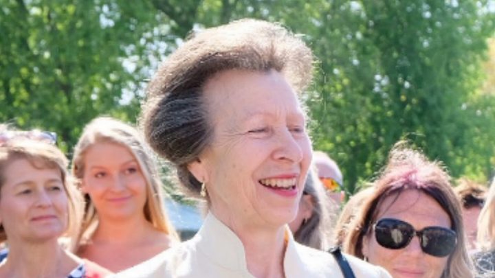 Princess Anne debuts new look in beautiful floral frock and heels ...