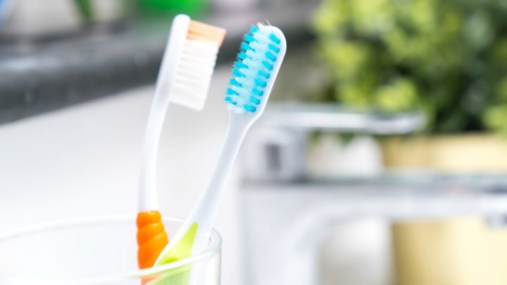 ‘Close the lid!’ Dangerous poo particles could be lurking on your ...