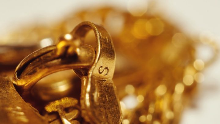 Necklace knots no more! The simple ways to detangle jewellery within ...