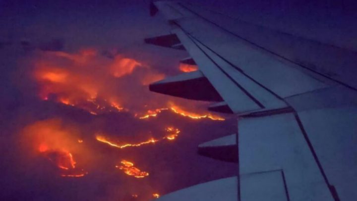 Plane passenger captures ‘breathtaking yet frightening’ photo of NSW ...