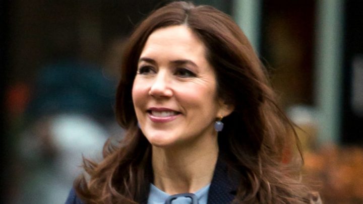 Princess Mary looks business chic in navy suit with sky-high stilettos ...