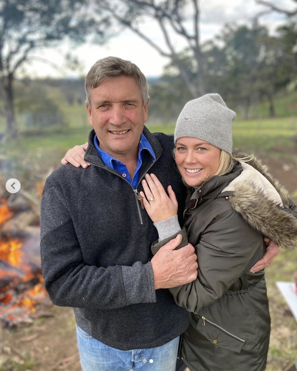 Look at that rock! Sam Armytage shows off stunning engagement ring ...