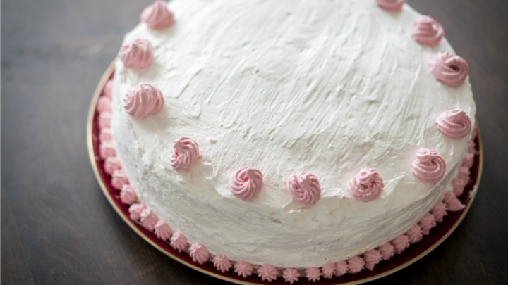 How to turn plain packet cake mix into a tastier homemade dessert ...