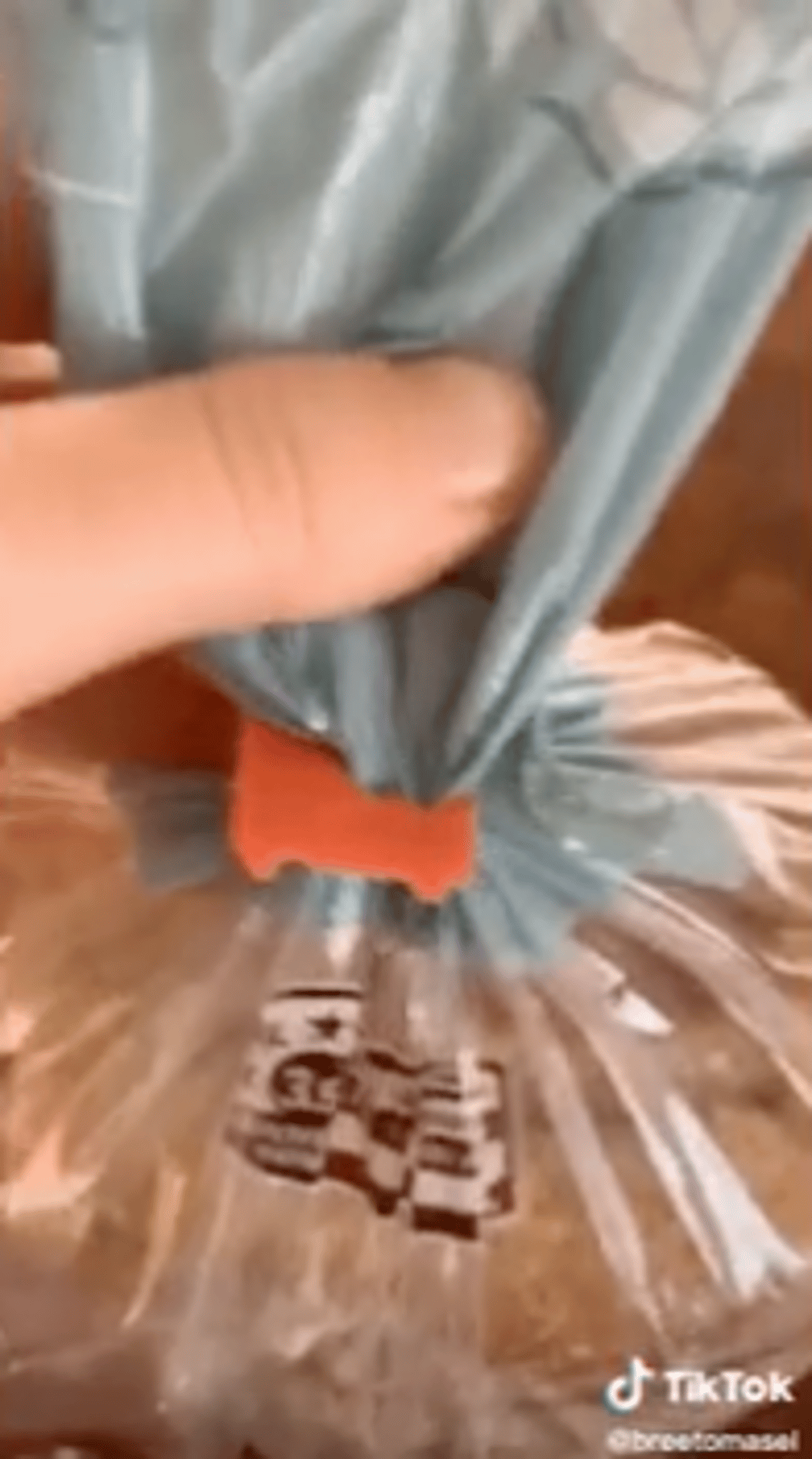 The colour of your bread tag actually means something important ...