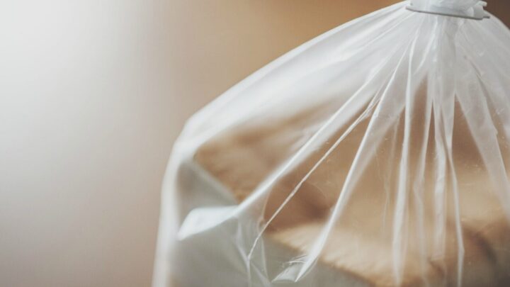 The colour of your bread tag actually means something important ...