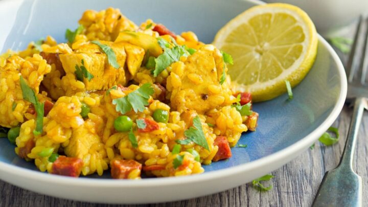 Super-easy chicken paella - Starts at 60