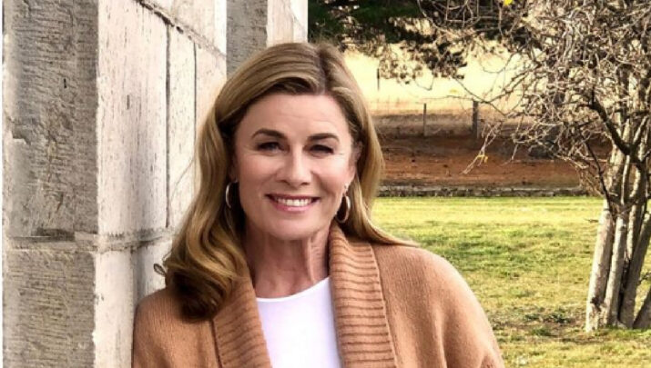 ‘Amazing result’: Deborah Hutton’s scar-free post-cancer surgery pic ...