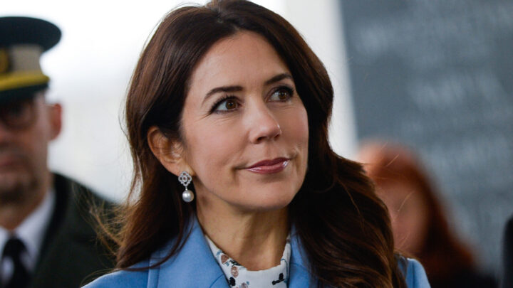 Pure romance! Princess Mary a vision in lace at royal outing - Starts at 60