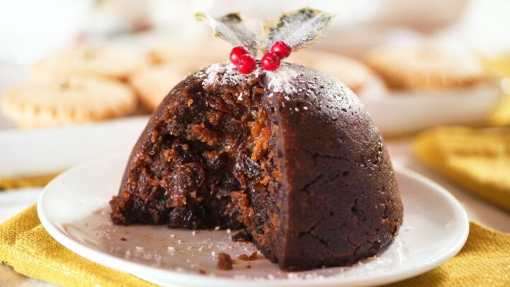 The Queen’s royal chefs share her very boozy Christmas pudding recipe ...