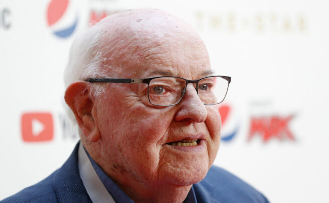 ‘Our nation has just lost a hero’: Tributes pour in following the ...