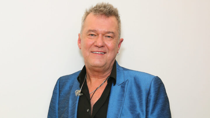 Jimmy Barnes wows fans with ‘fit and healthy’ new look - Starts at 60